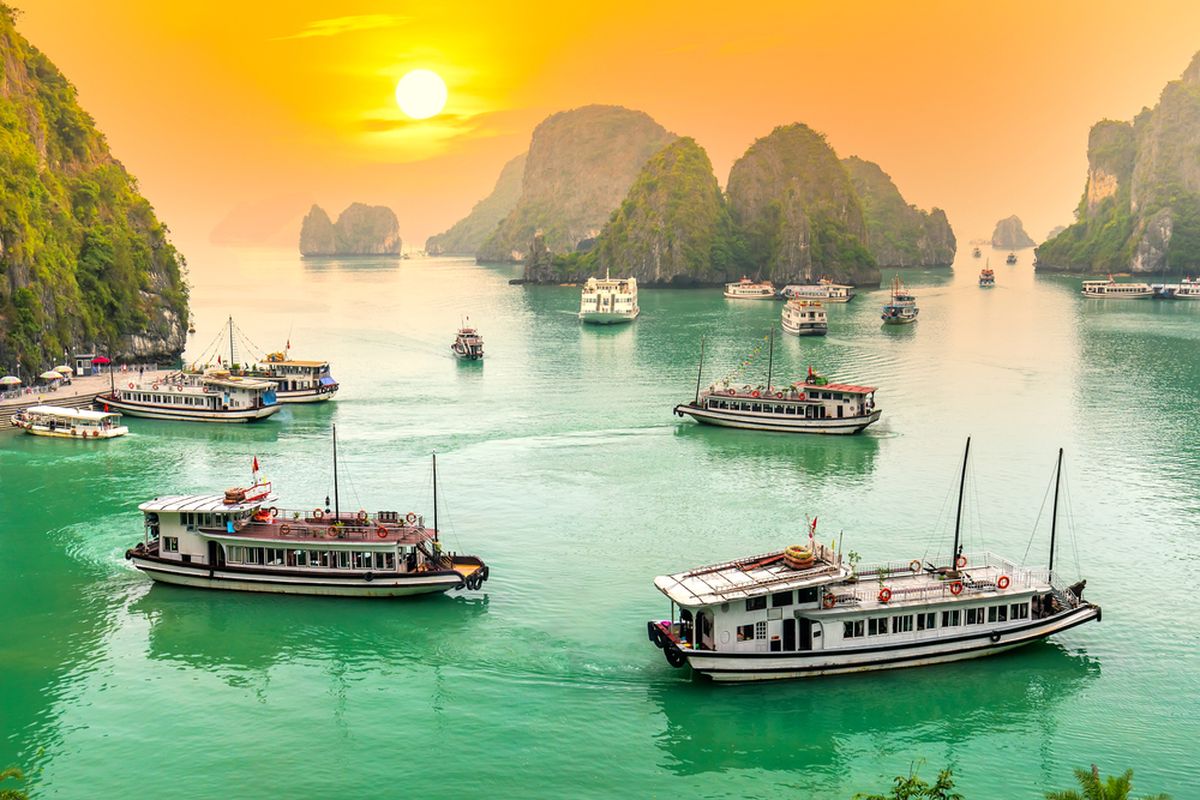 Complete Vietnam Travel Guide: Tips, Top Destinations & Budget - Safar ...