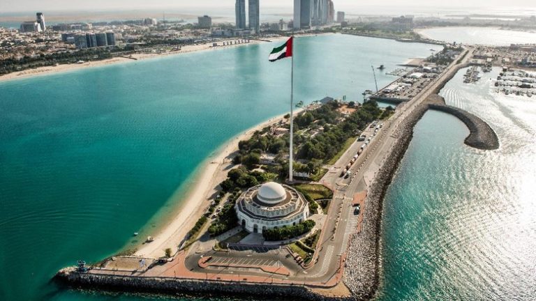 Panduan Perjalanan Uni Emirat Arab: Tips, Rute, dan Destinasi Terbaik ...